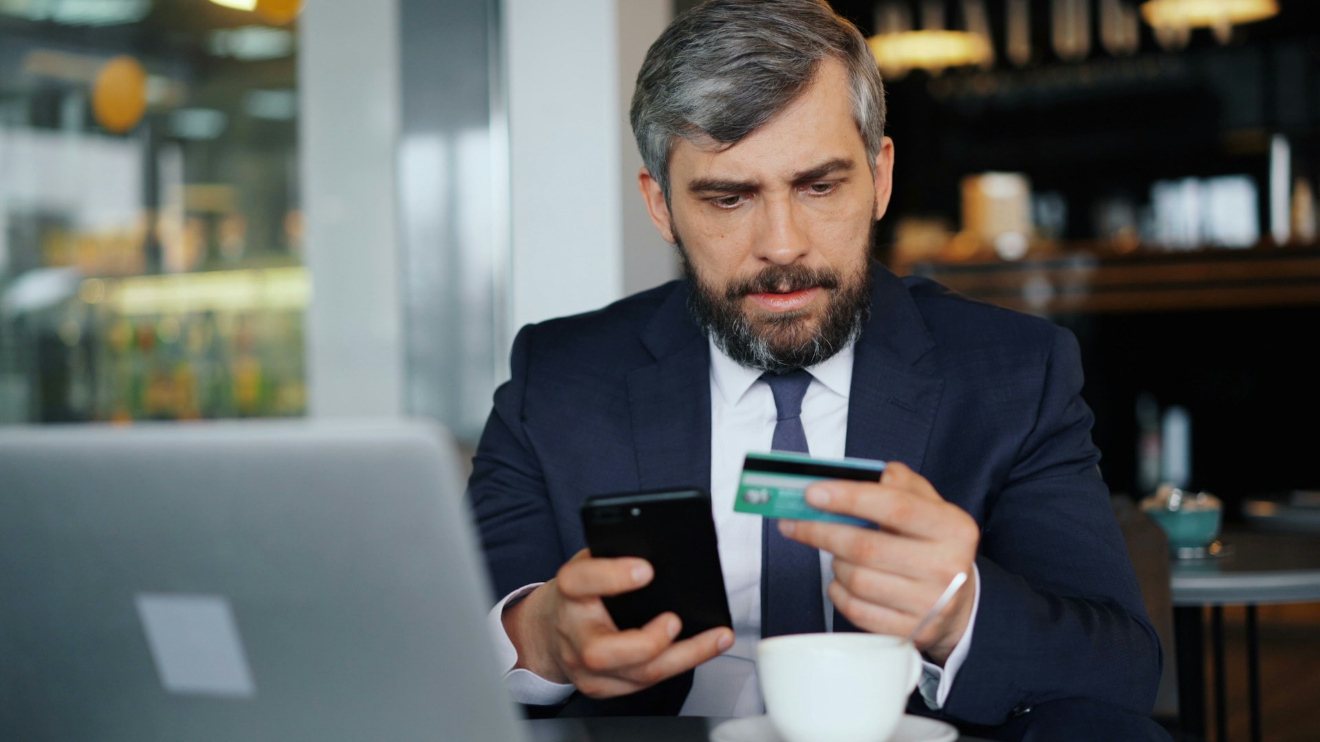 Personalização com Inteligência Artificial: Cartões Feitos à Medida ...